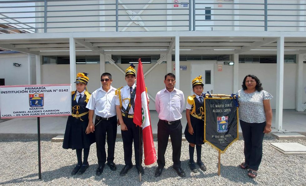 Entregamos espacios educativos temporales a comunidad educativa de la IE 0142 Mártir Daniel ...